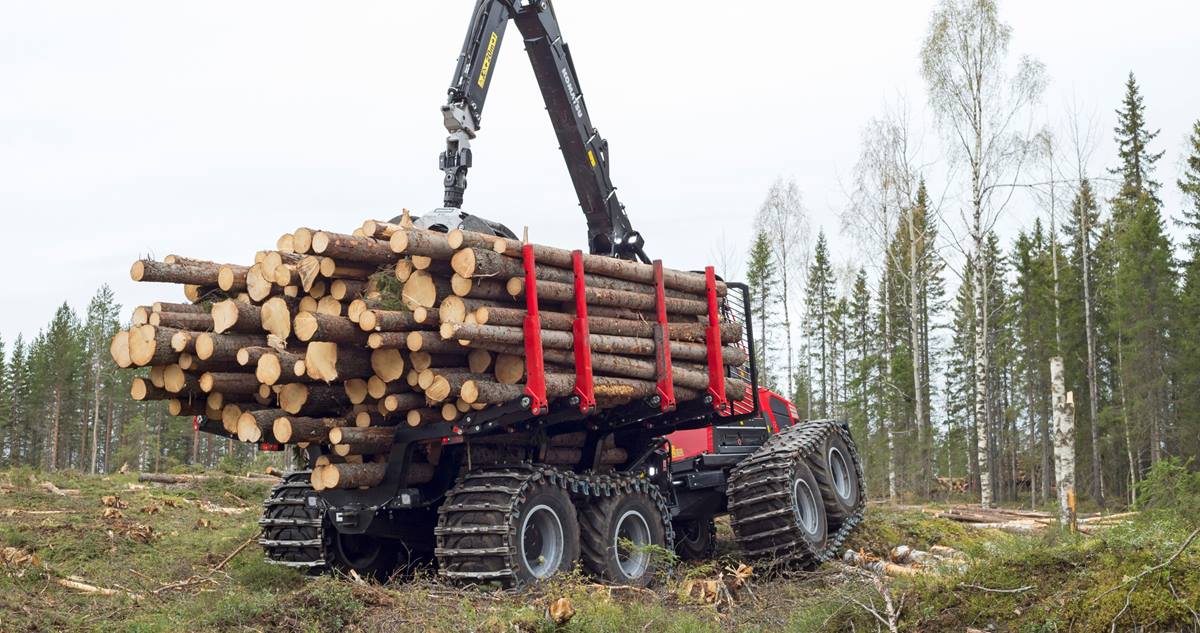 Komatsu 895 forwarder