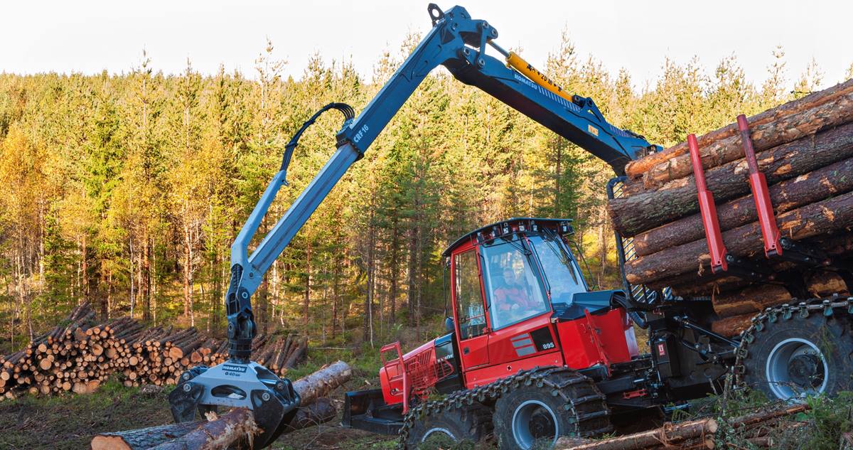 Komatsu 895 forwarder